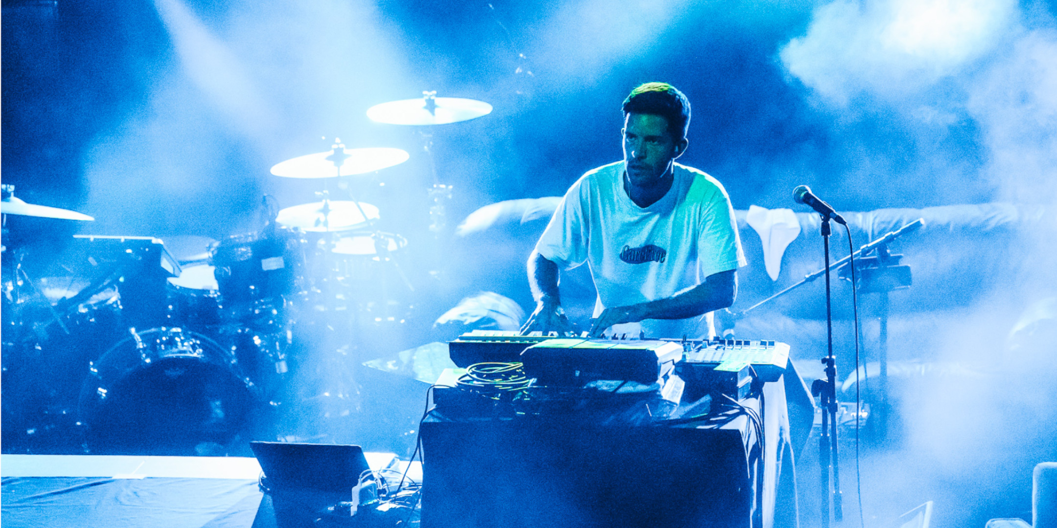 Catching Flies 2160x1080 - B-Sides